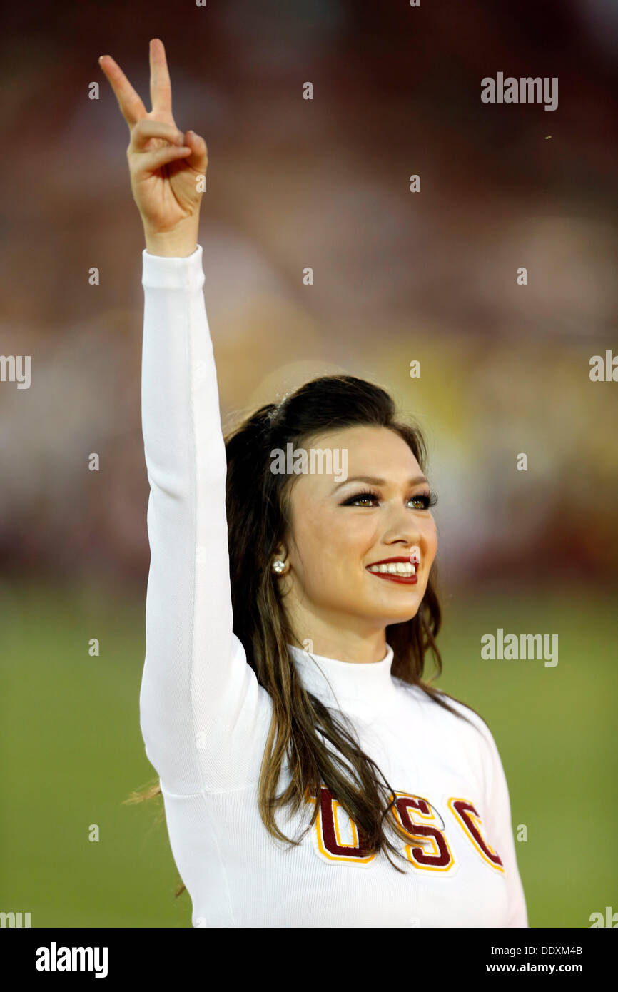 Los Angeles Usa 7th Sep 2013 Usc Trojans Cheerleader In Action