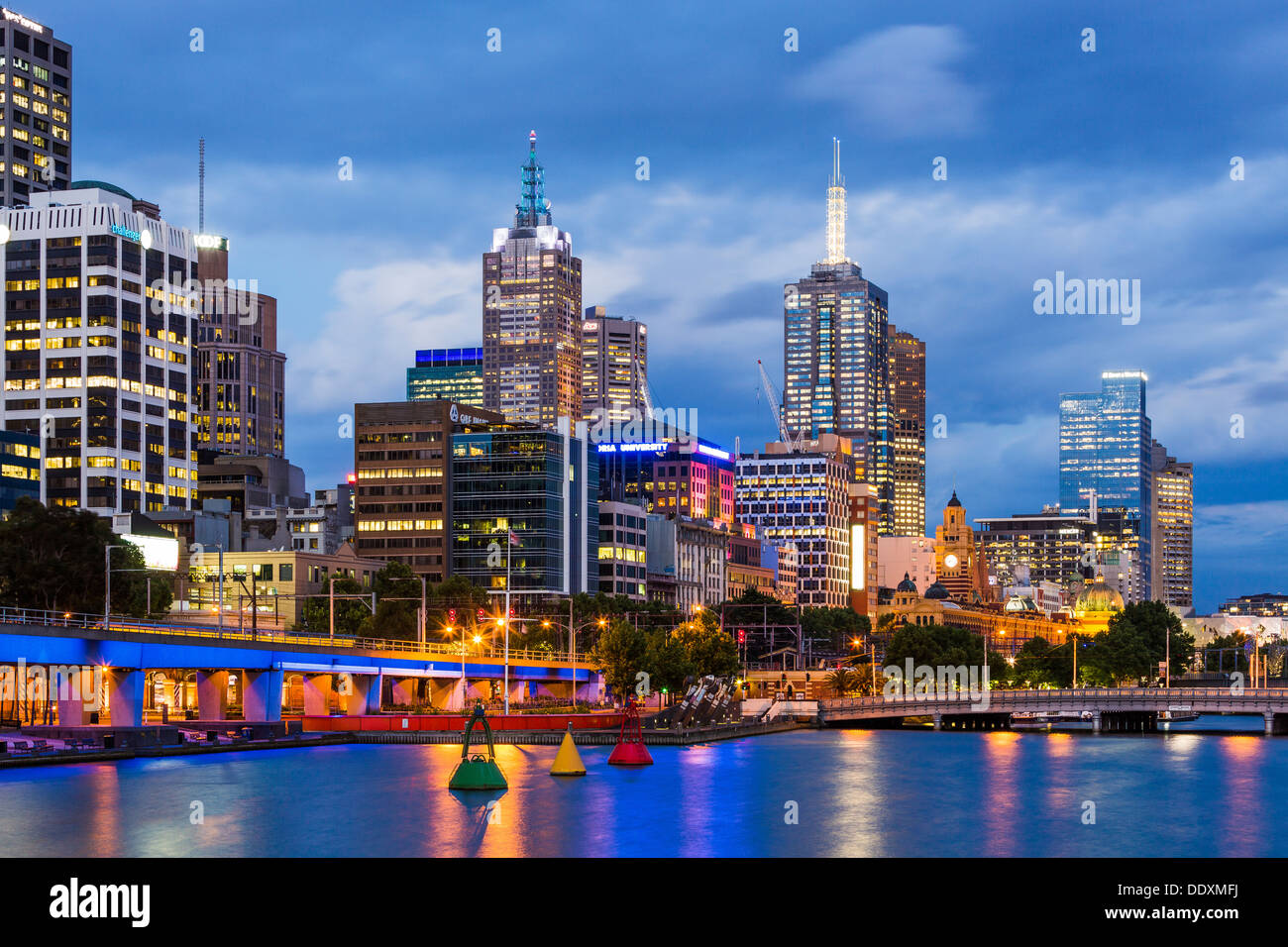 Melbourne skyline hi-res stock photography and images - Alamy