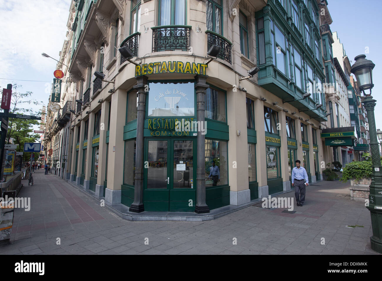 V shaped buildings hi-res stock photography and images - Alamy