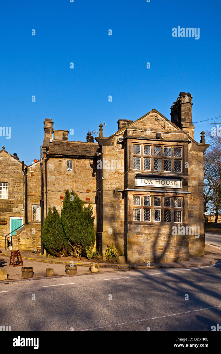 Fox house pub peak district hi-res stock photography and images - Alamy
