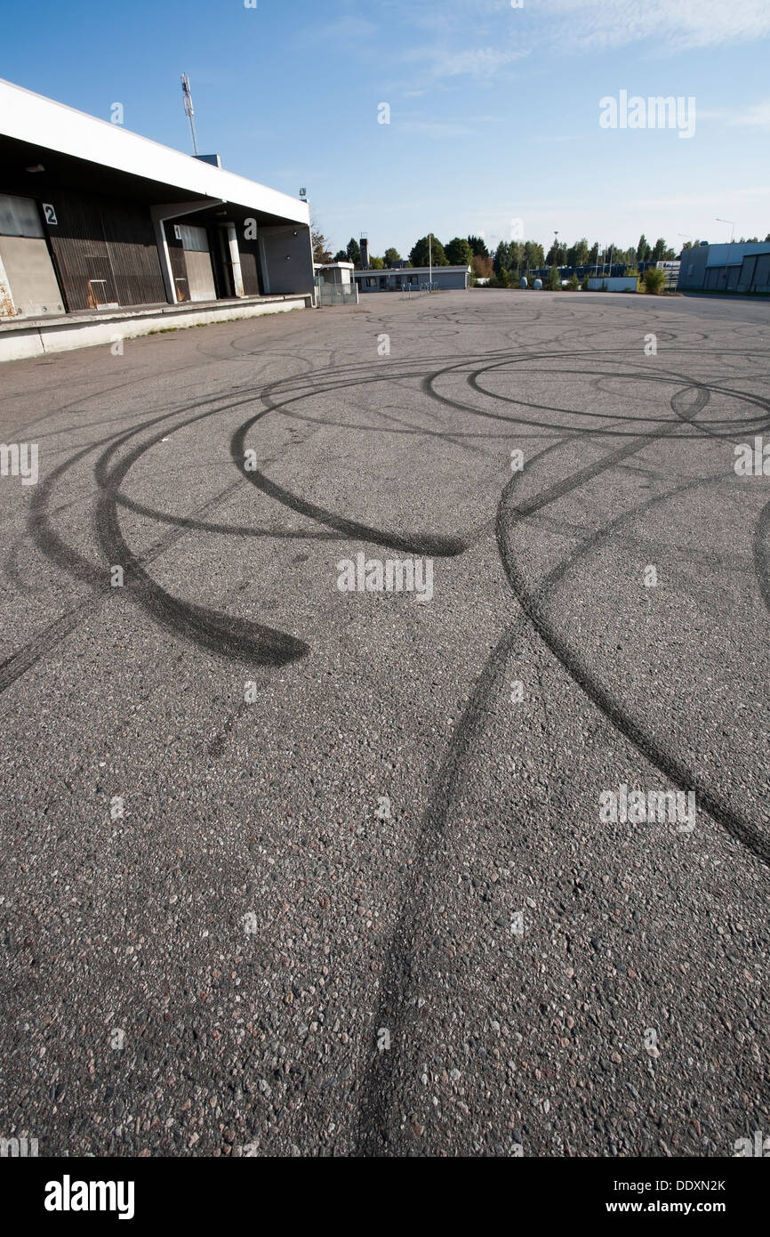 Skid marks hi-res stock photography and images - Alamy