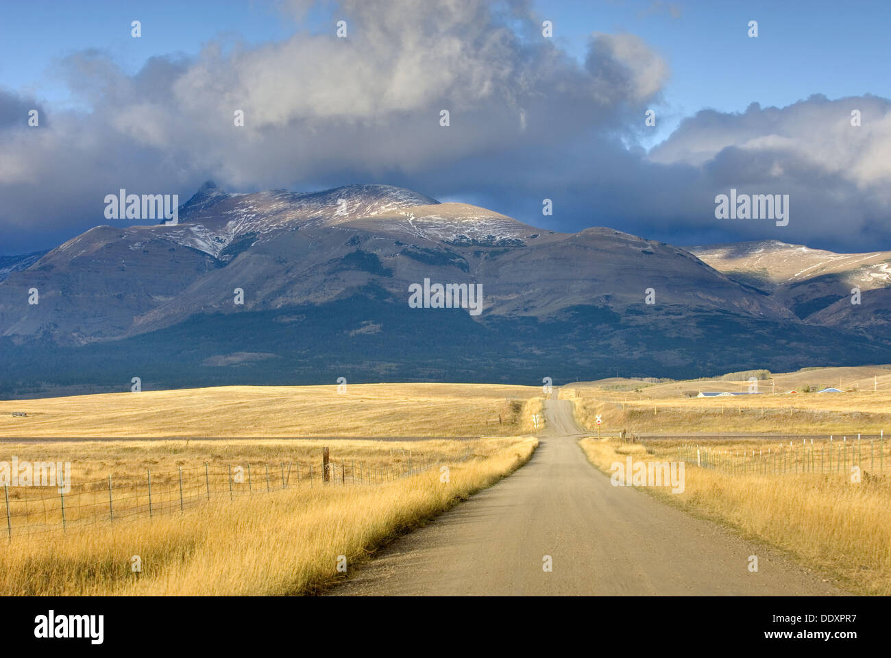 Montana mountain range ranges hi-res stock photography and images - Alamy