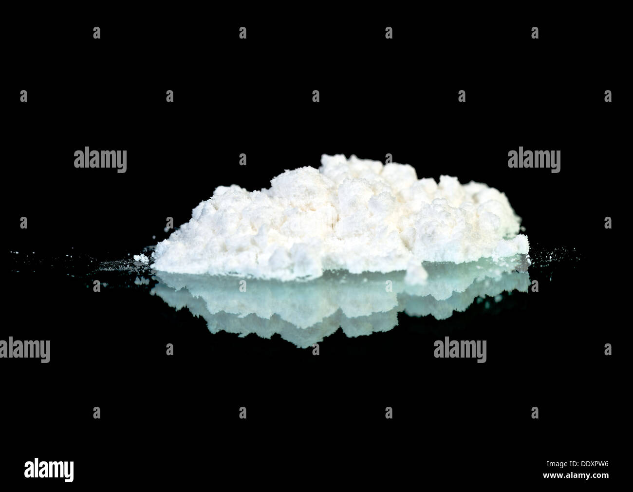 Cocaine powder hi-res stock photography and images - Alamy