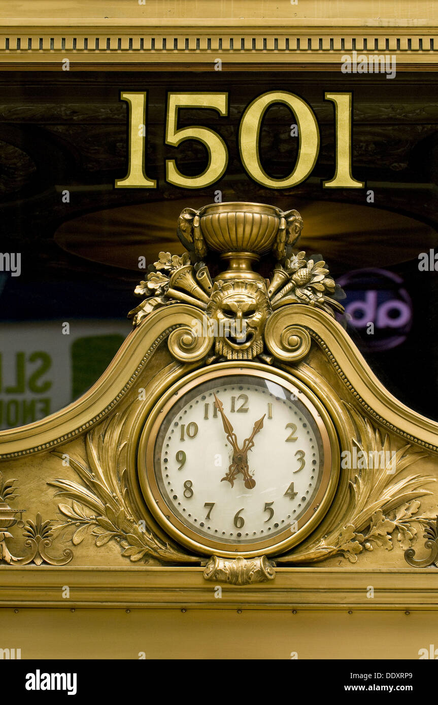 Times square clock paramount building hi-res stock photography and ...