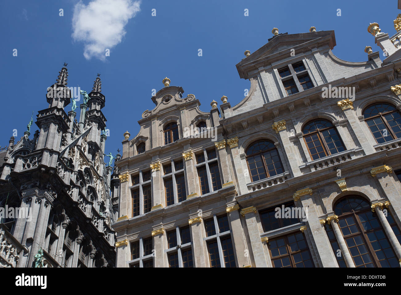 Classical buildings grand place hi-res stock photography and images - Alamy
