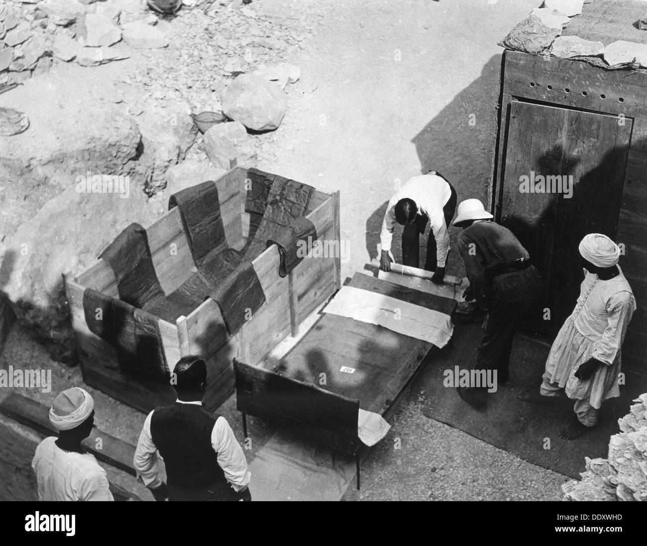 Tomb of tutankhamun harry burton High Resolution Stock Photography and ...