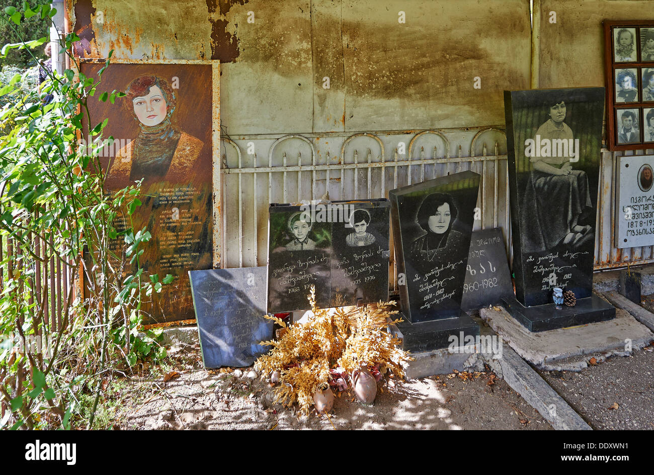 Georgian grave hi-res stock photography and images - Alamy