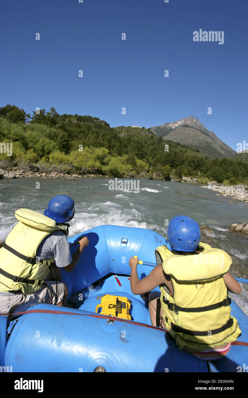 Two people white water rafting hi-res stock photography and images - Alamy