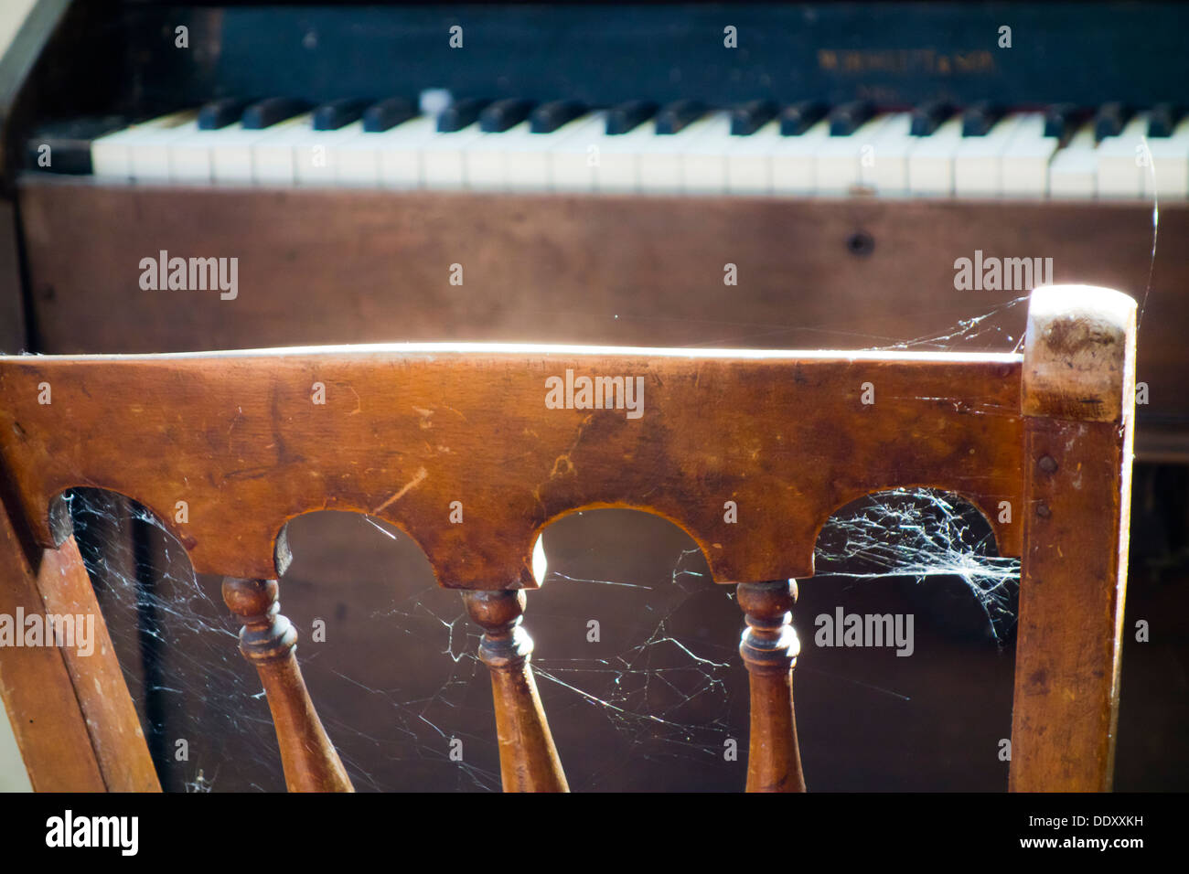 old piano keyboard Stock Photo - Alamy