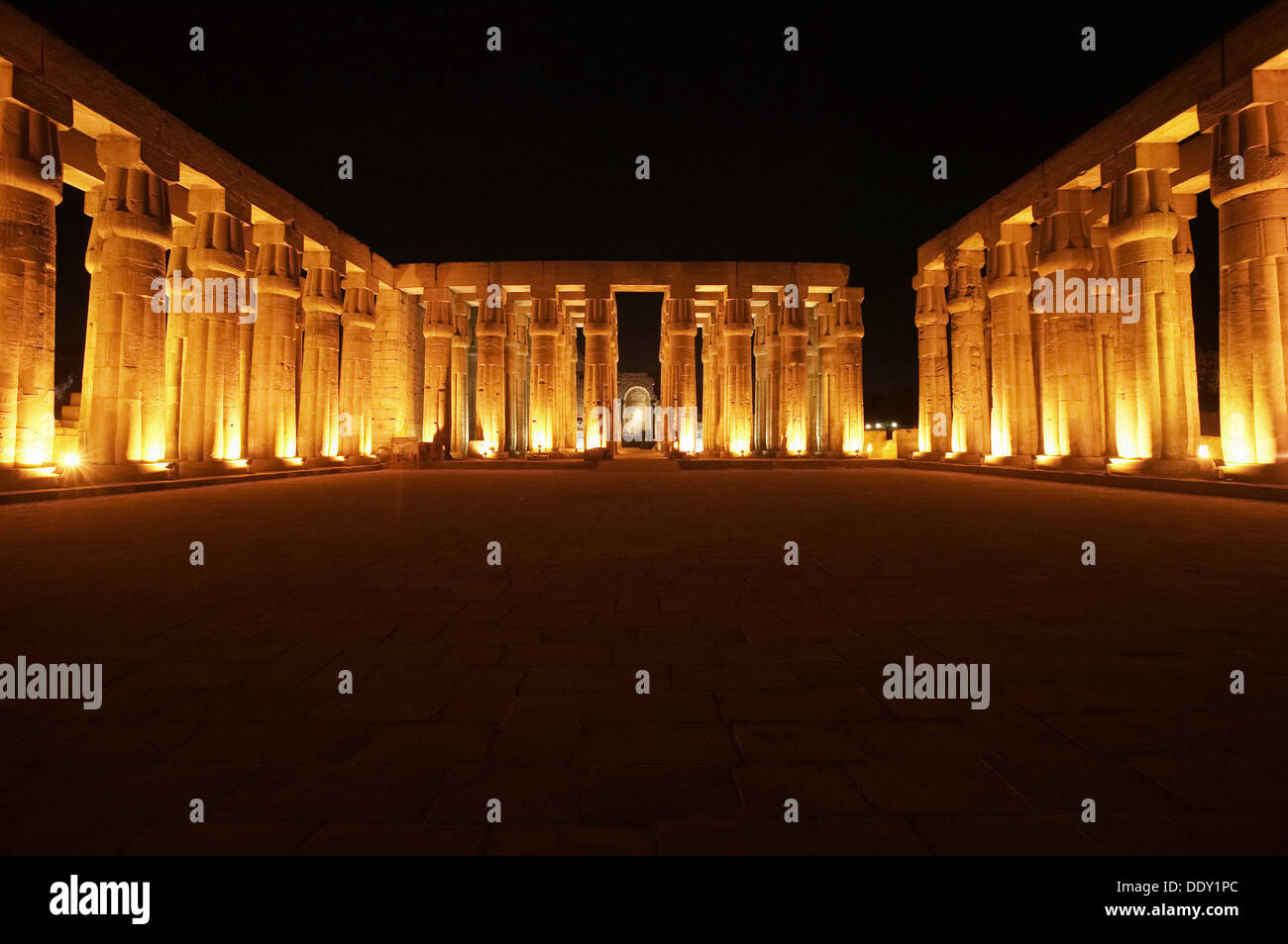 Surrounding courtyard hi-res stock photography and images - Alamy