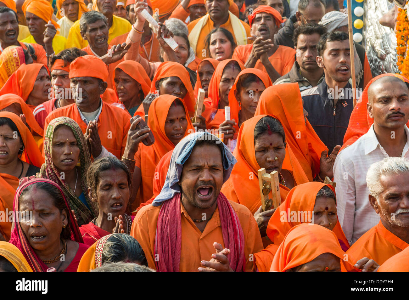 Devotees hi-res stock photography and images - Alamy