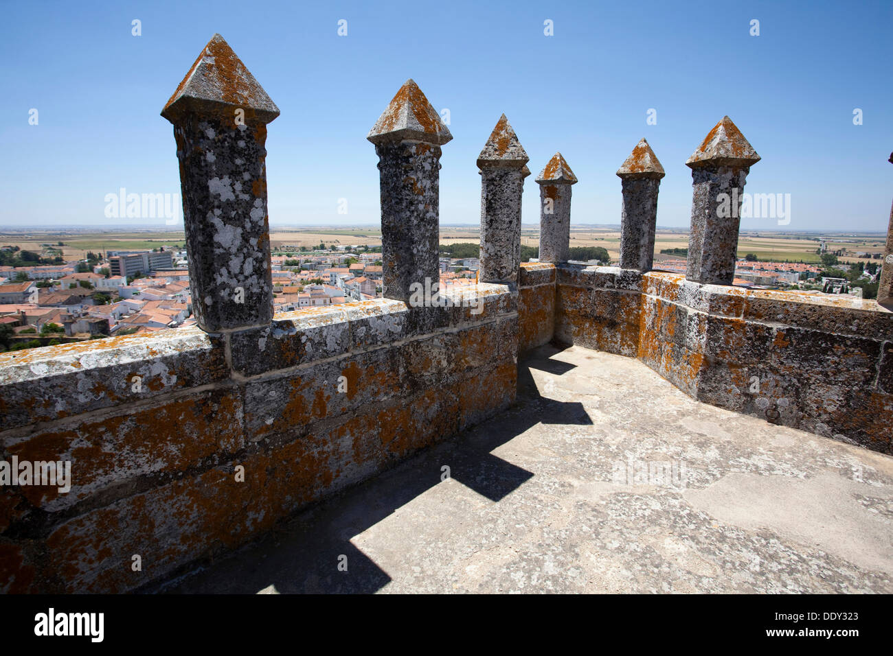 Merlon battlements hi-res stock photography and images - Alamy