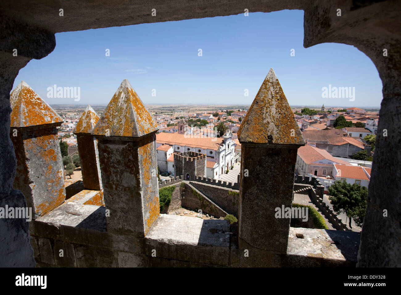 Torre merlons hi-res stock photography and images - Alamy