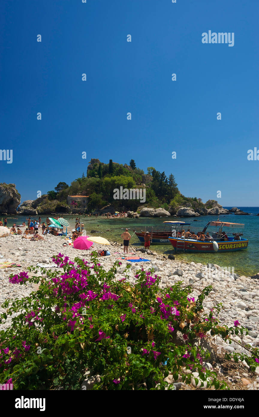 Isola bella people beach hi-res stock photography and images - Alamy