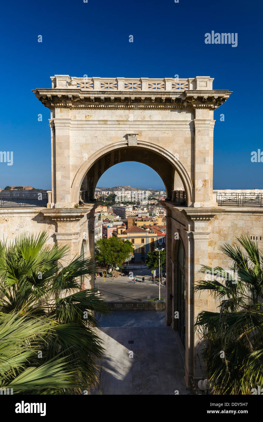 Triumphal arch of the Bastion of Saint Remy Stock Photo - Alamy