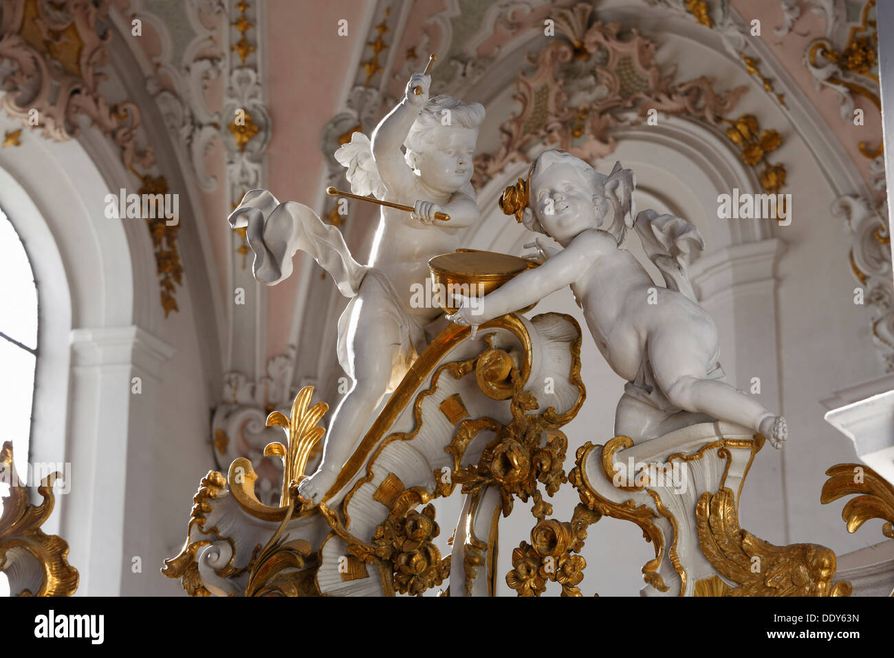 Putti church hi-res stock photography and images - Alamy