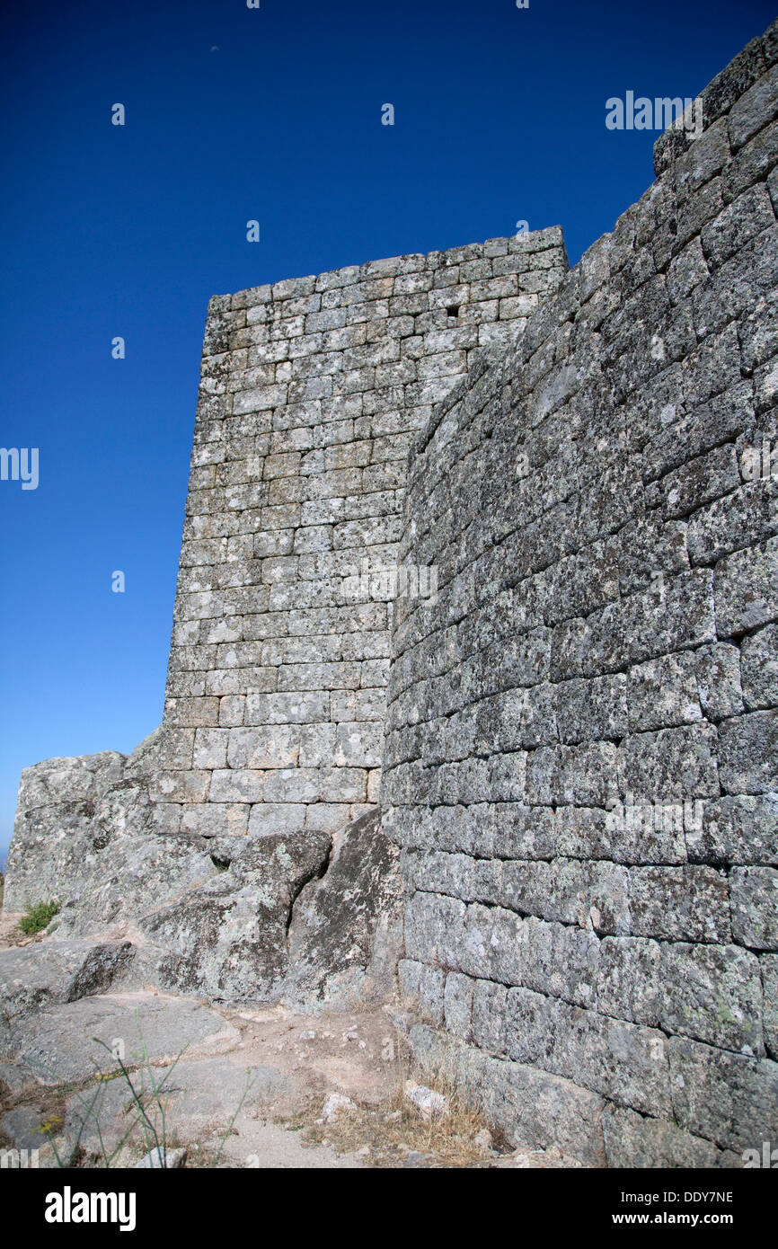 Monsanto castle ruins portugal hi-res stock photography and images - Alamy