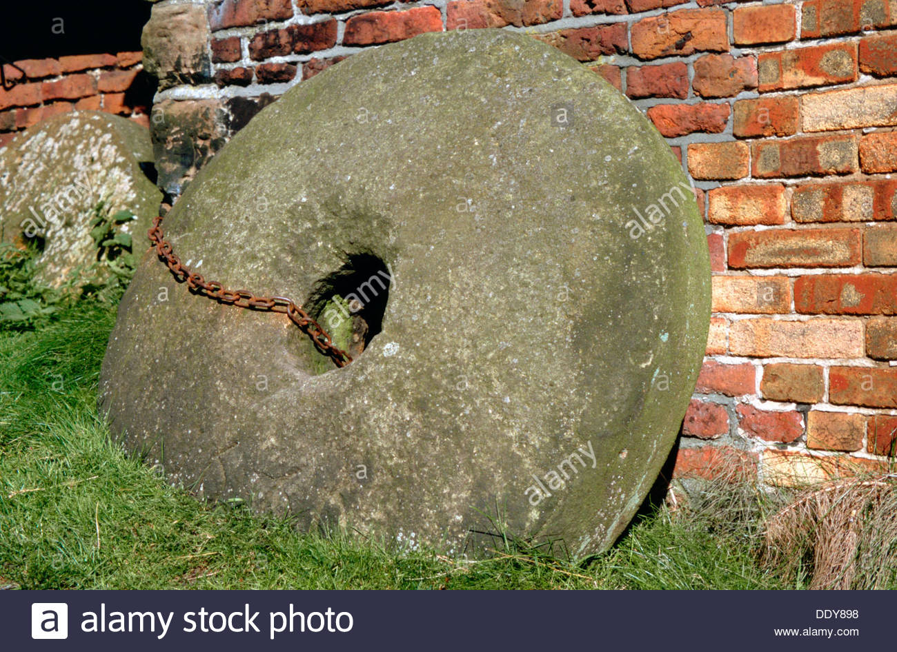 Stone Wheel Stock Photos & Stone Wheel Stock Images - Alamy
