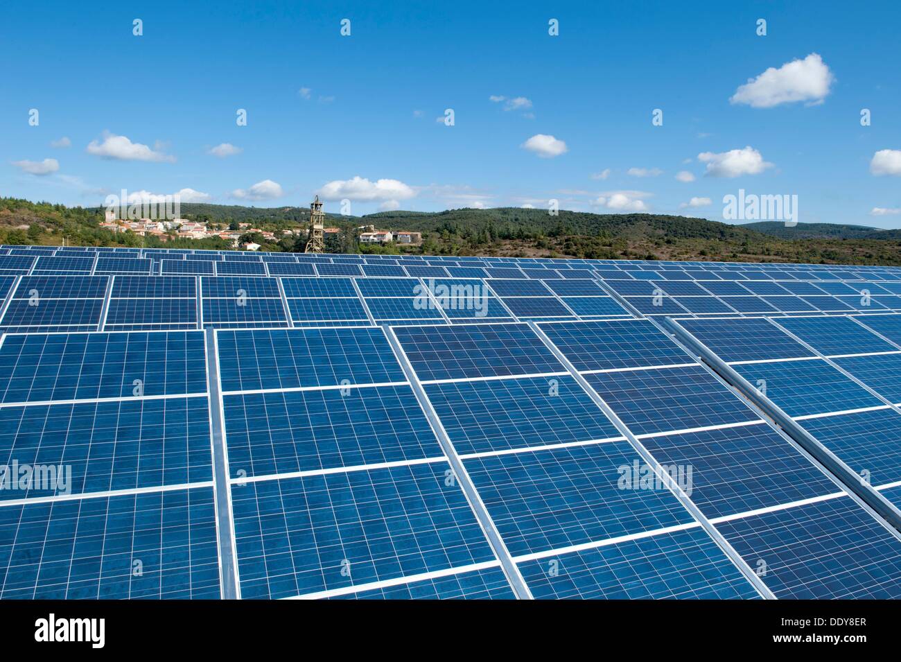 Solar construction site hi-res stock photography and images - Alamy