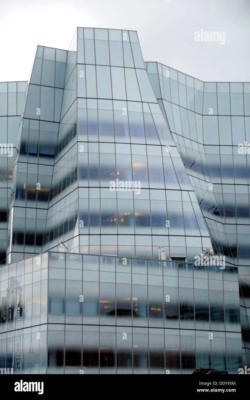 Frank gehry world famous architect hi-res stock photography and images ...