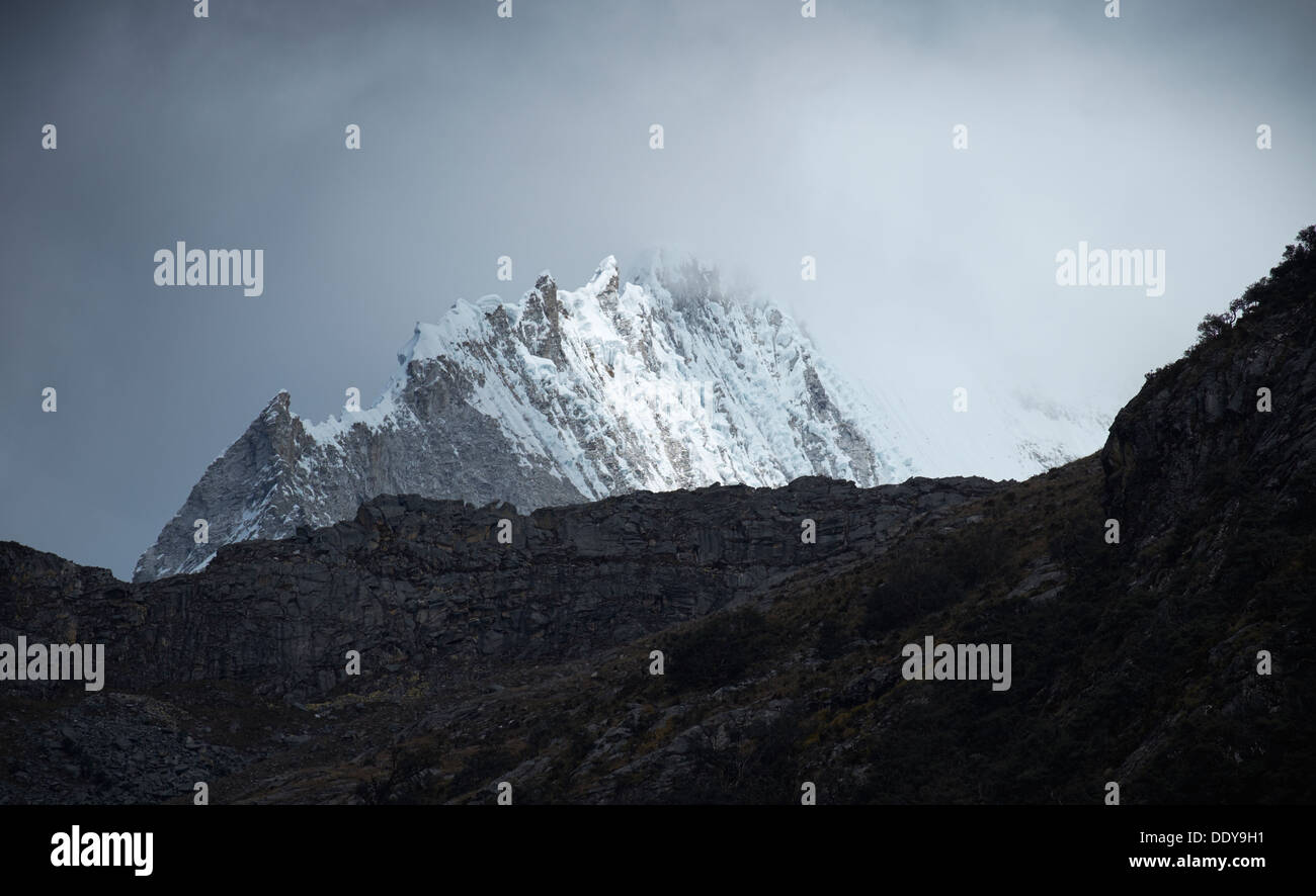 Summit ridge of Huandoy Sur in the Huascarán National Park, Peruvian ...