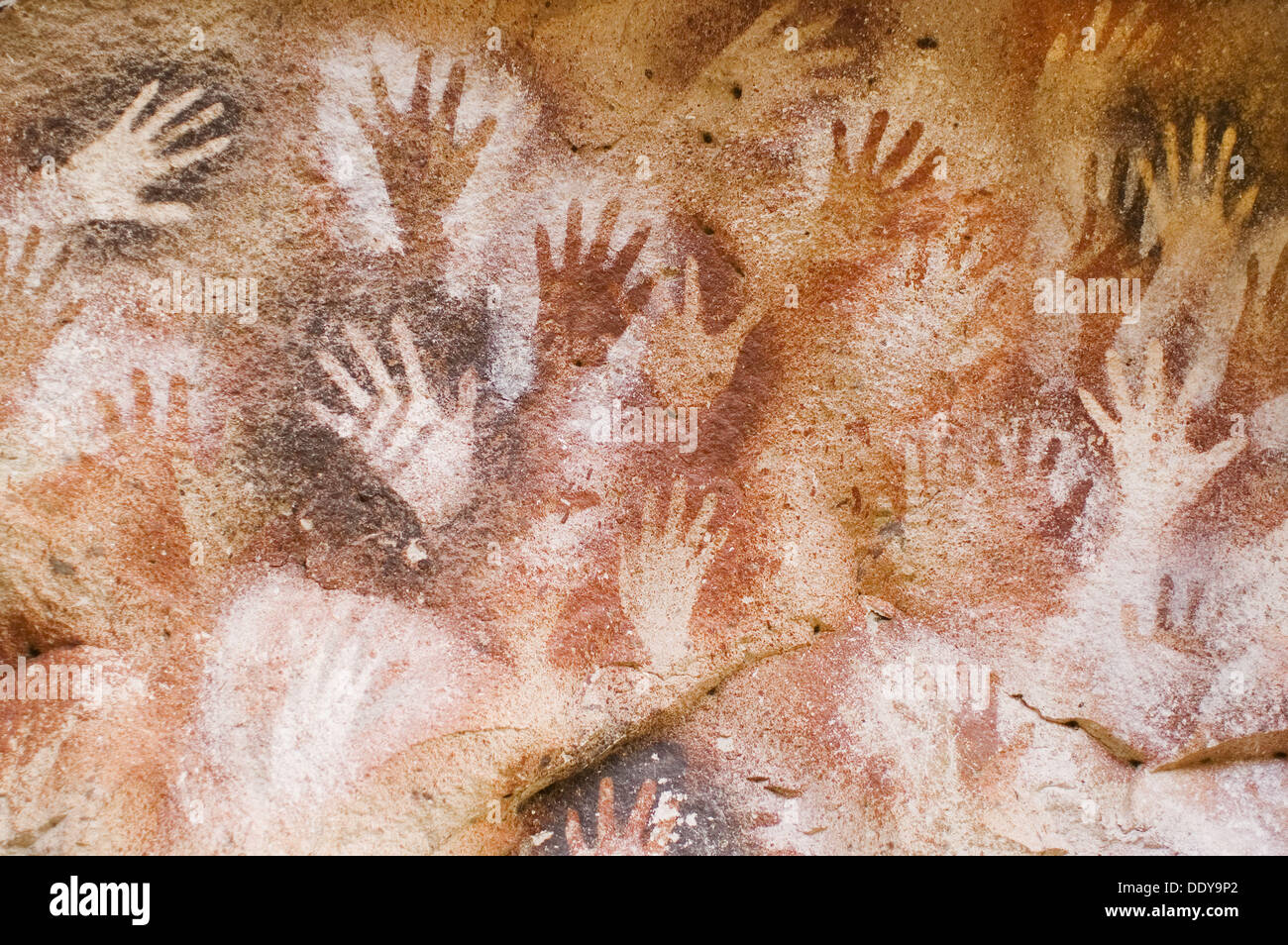 Prehistoric paintings of hands hi-res stock photography and images - Alamy