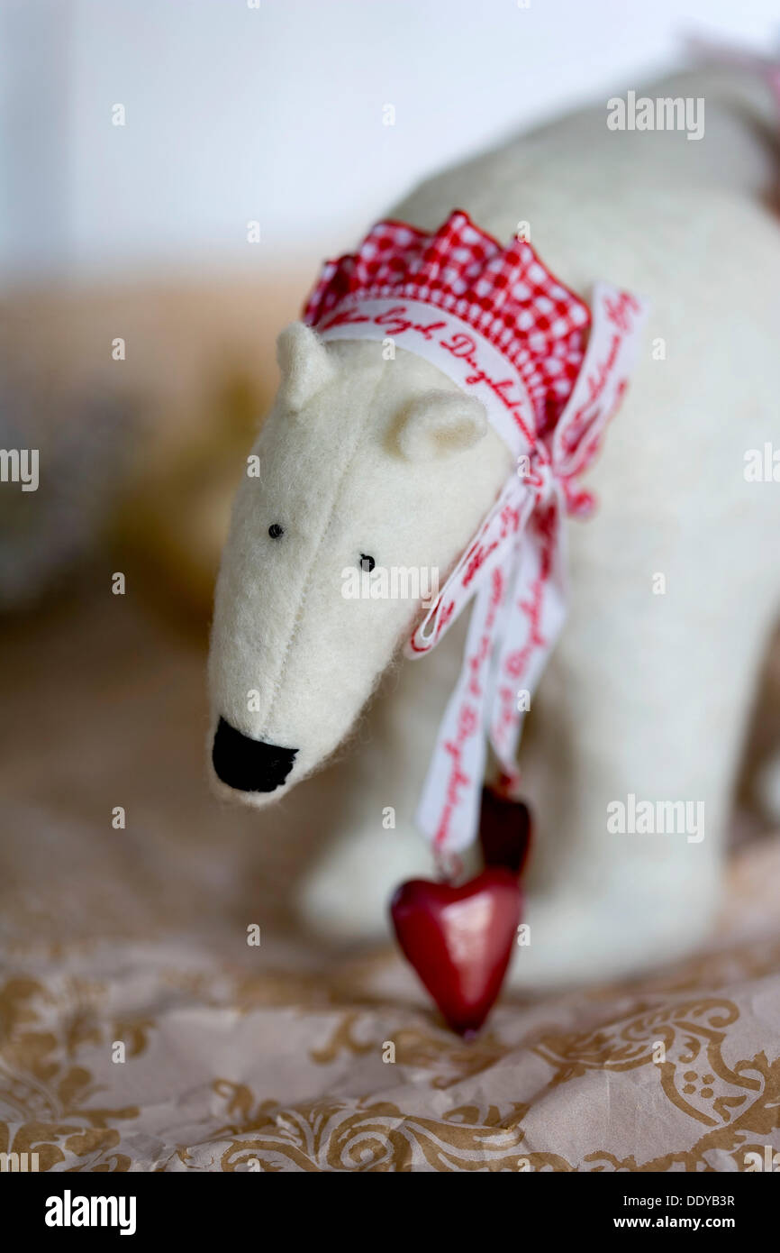 Ice bear figures hi-res stock photography and images - Alamy