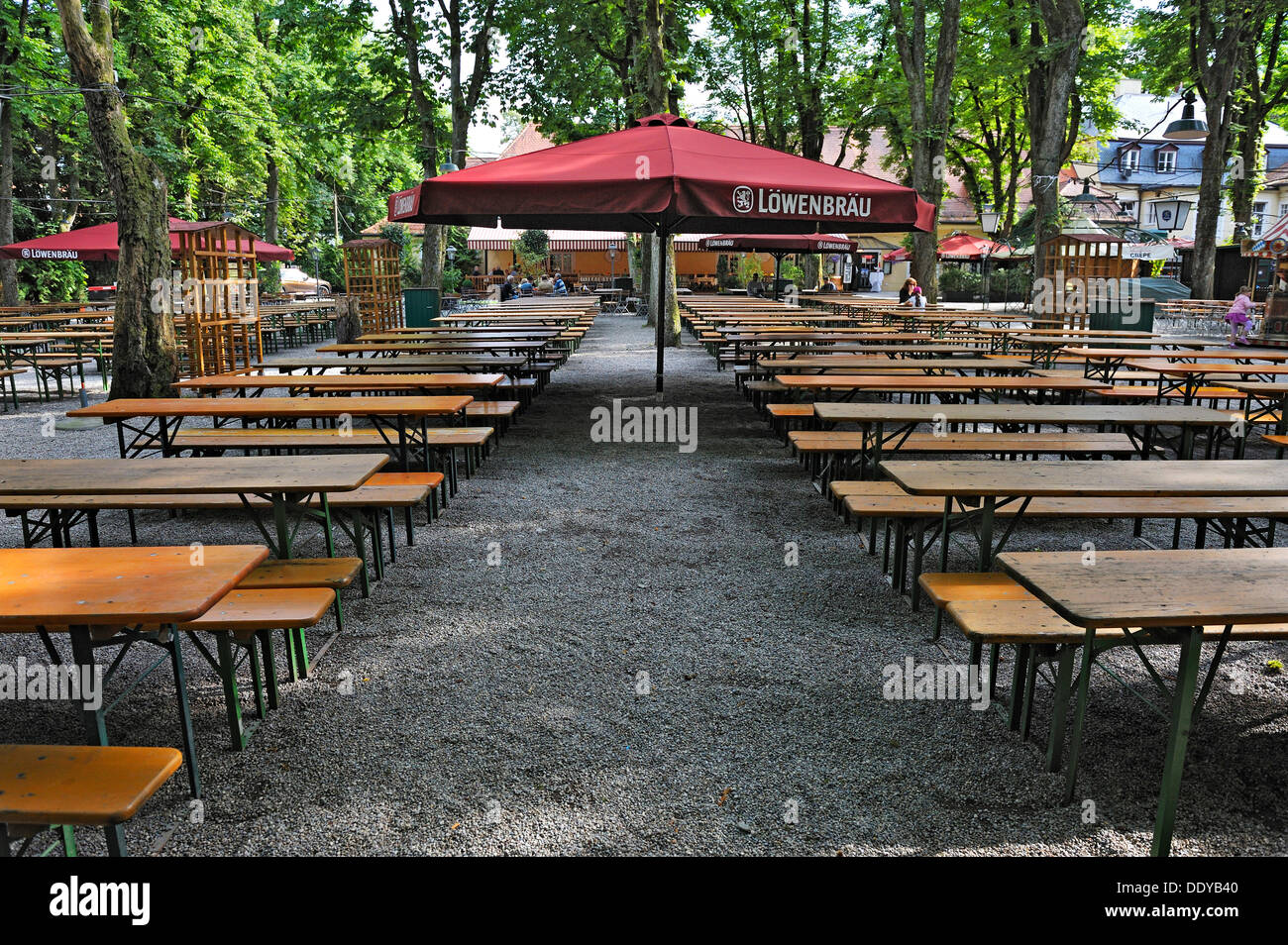 Biergarten In Munich High Resolution Stock Photography and Images - Alamy