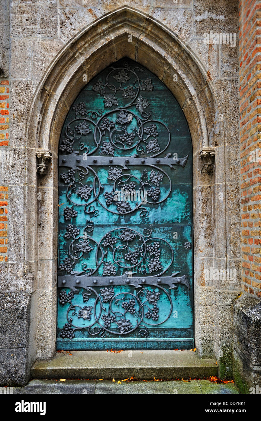 Gothic door hi-res stock photography and images - Alamy
