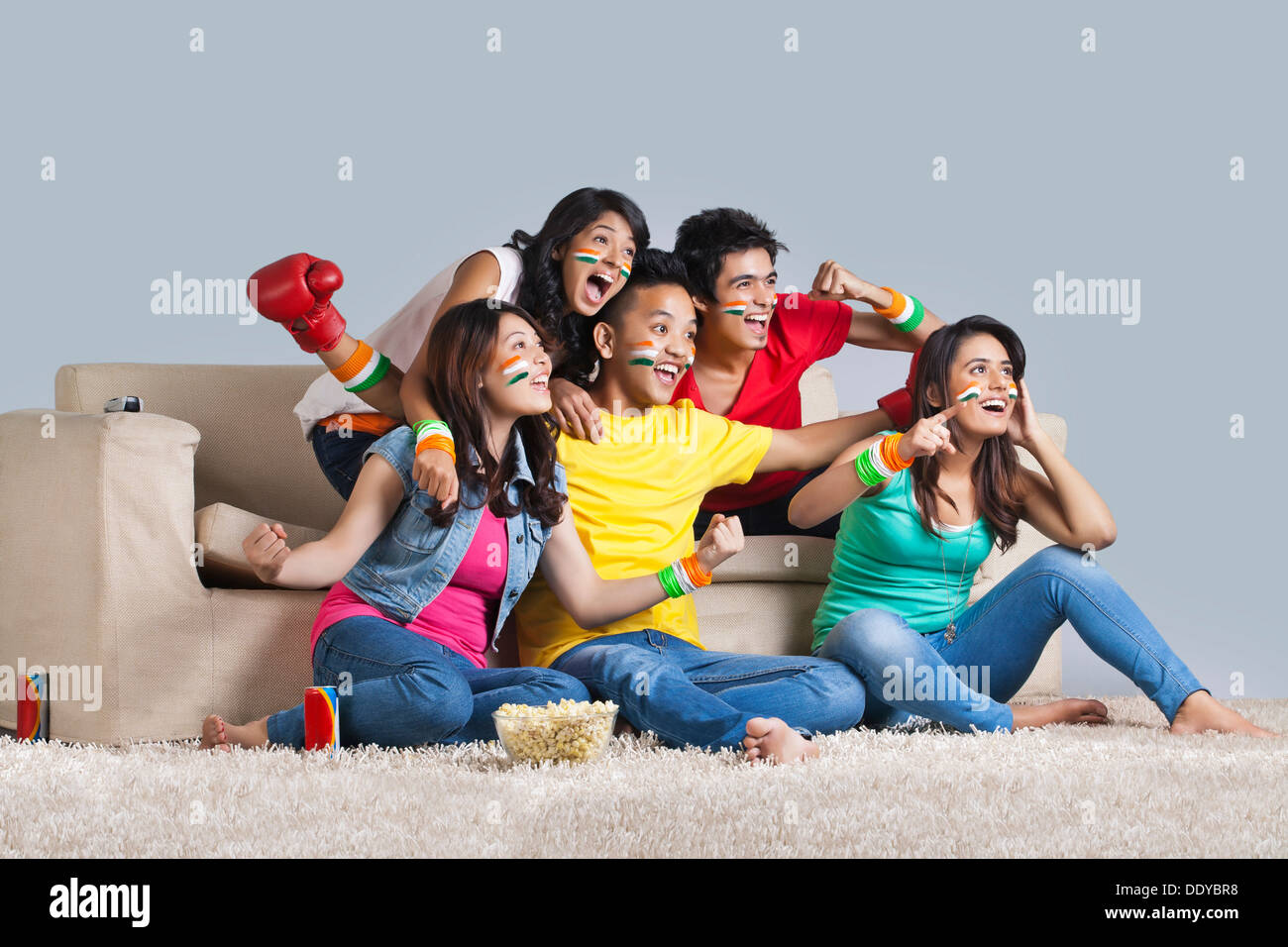 Women watching boxing hi-res stock photography and images - Alamy