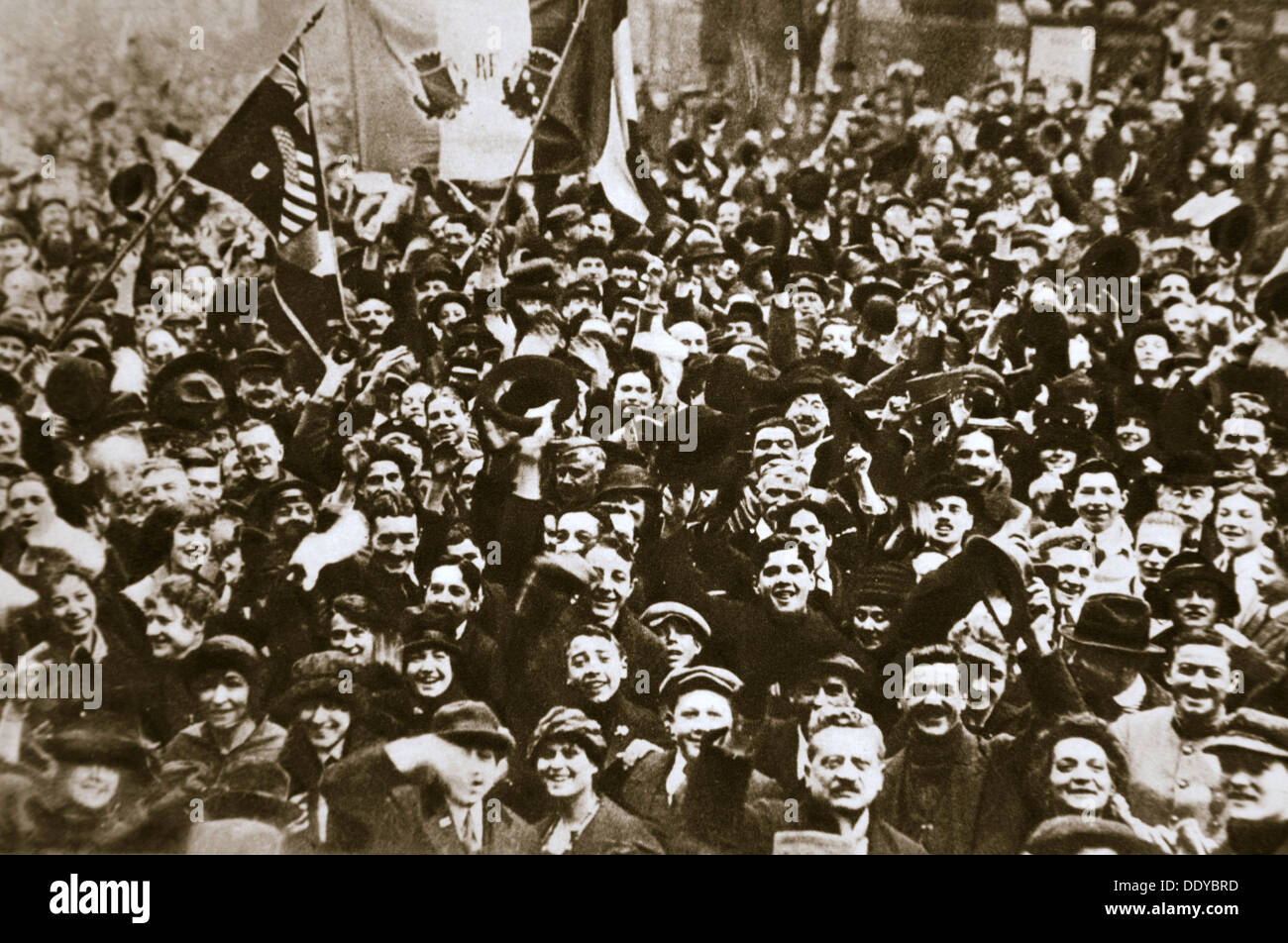 Celebrating the end of the First World War, London, November 1918 ...