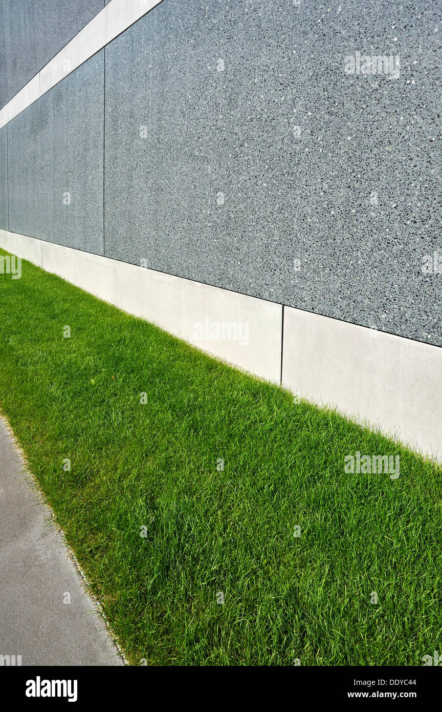 Slanted building facade hi-res stock photography and images - Alamy