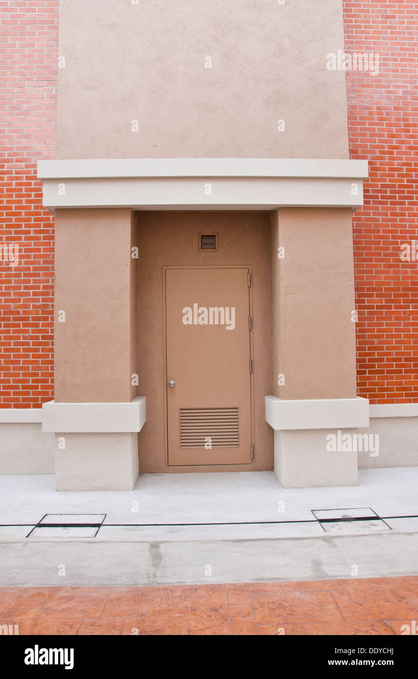 Entryway brick arch hi-res stock photography and images - Alamy