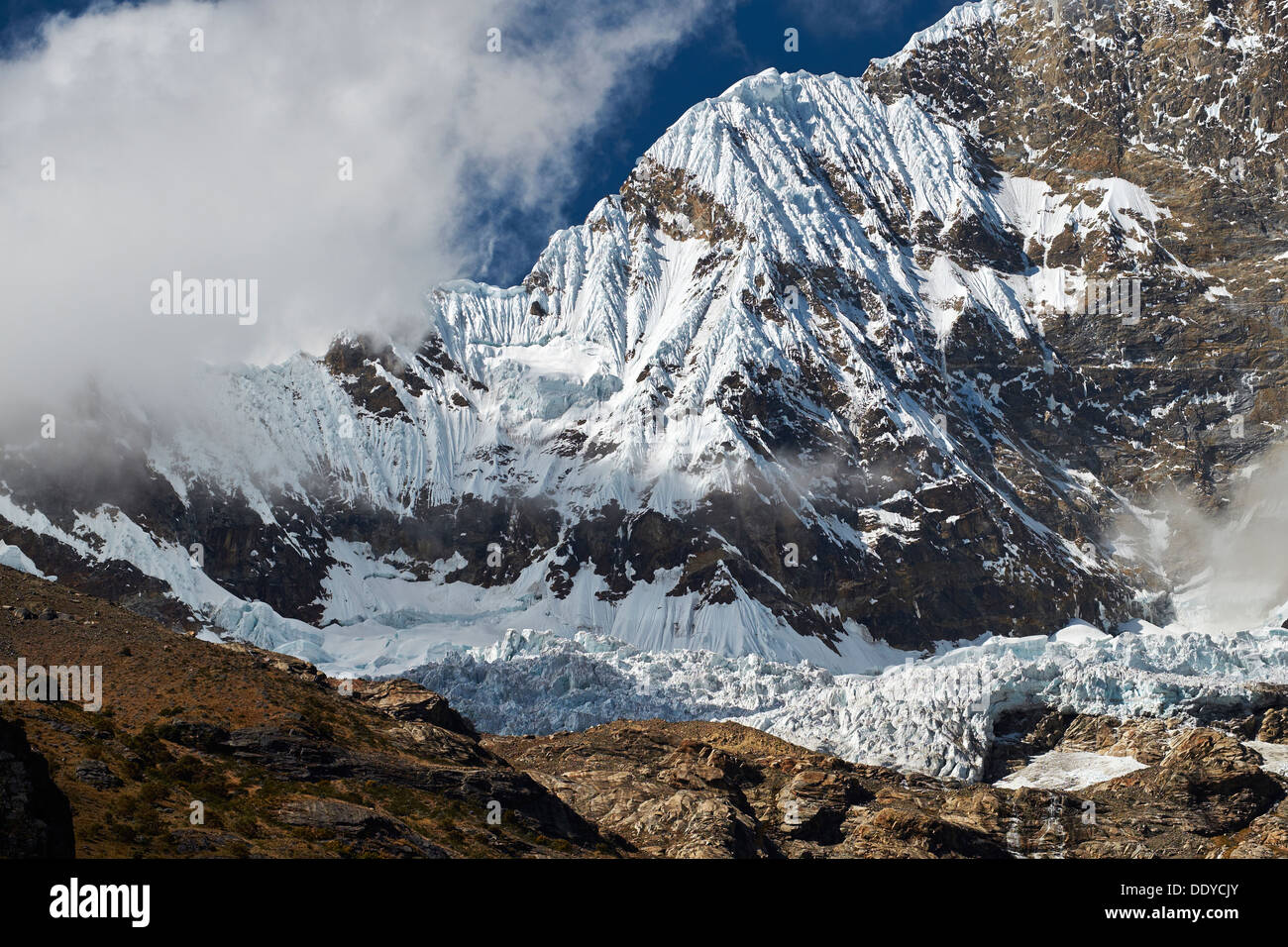 The summit of Huascaran in the Huascarán National Park, Peruvian Andes ...