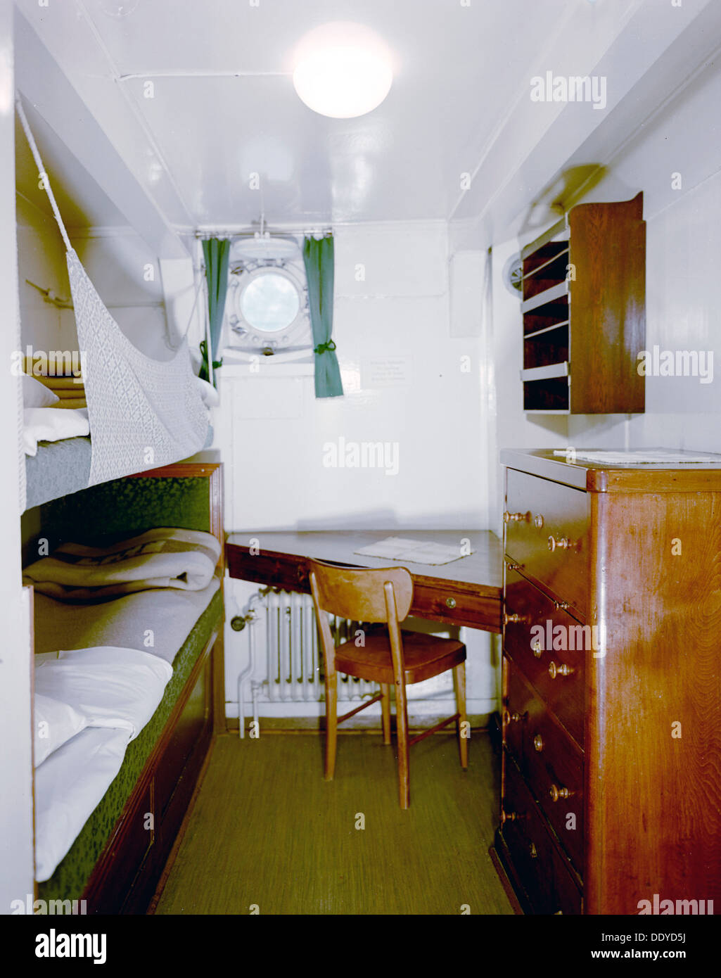 The full-rigged ship 'AF Chapman', converted into a youth hostel ...