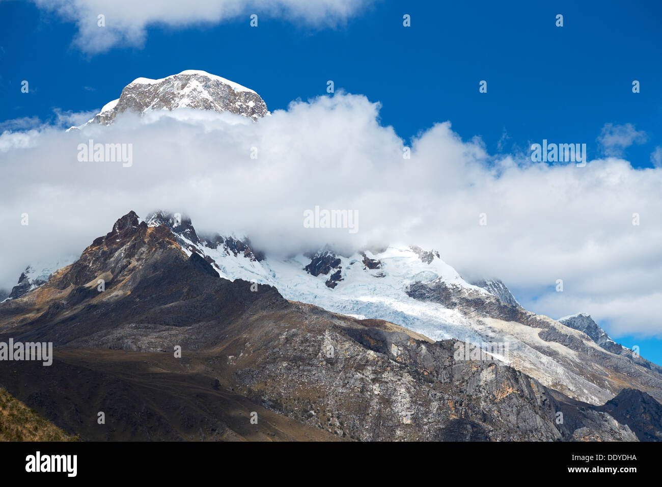 Huascaran mountain hi-res stock photography and images - Alamy