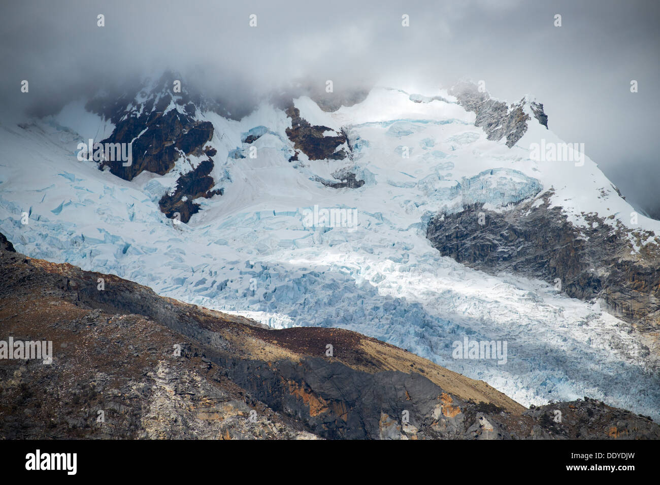 The glacier below the Summit of Huascaran in the Huascarán National ...
