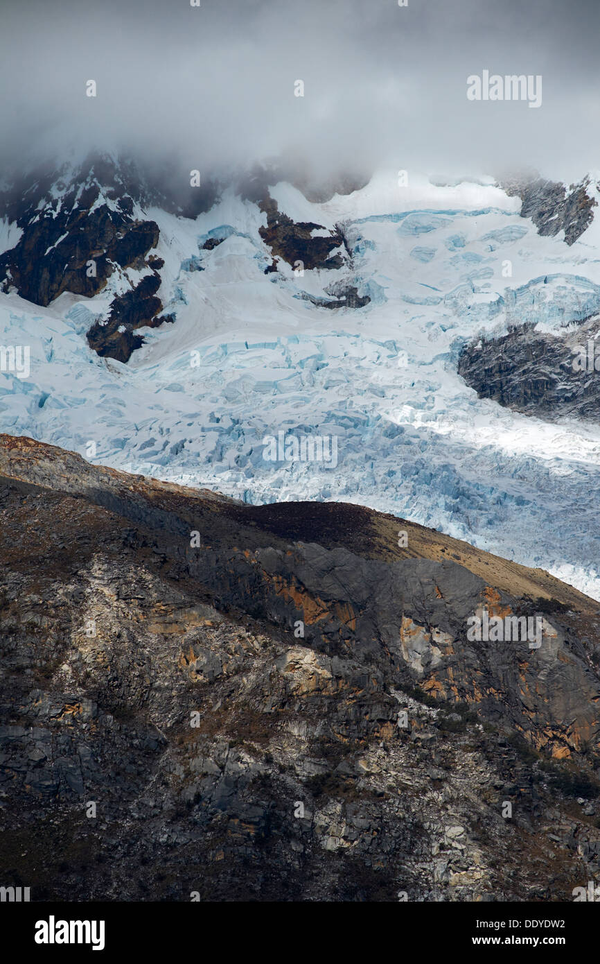 The glacier below the Summit of Huascaran in the Huascarán National ...
