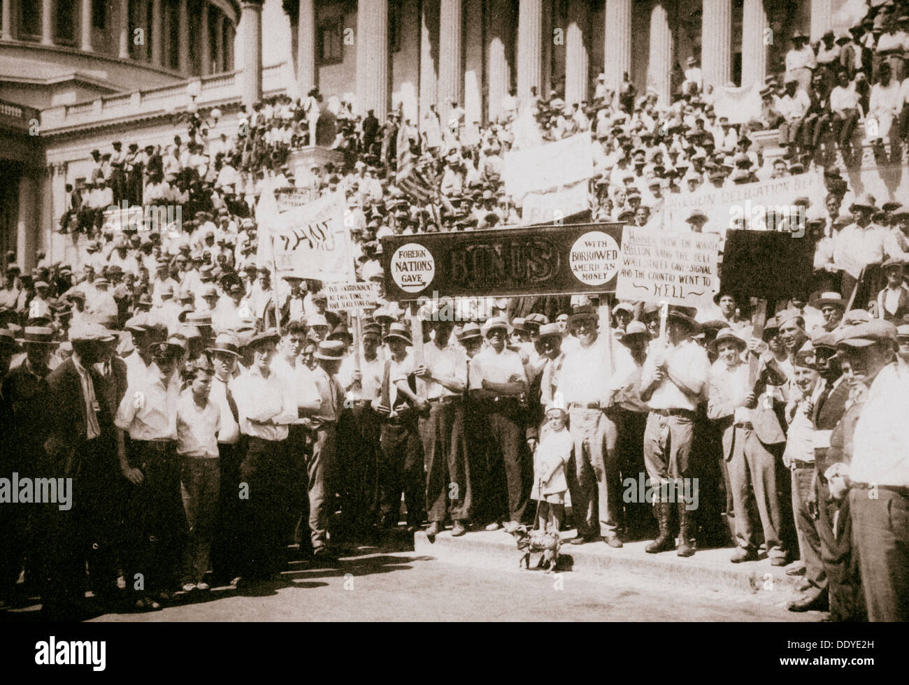 Bonus army hi-res stock photography and images - Alamy