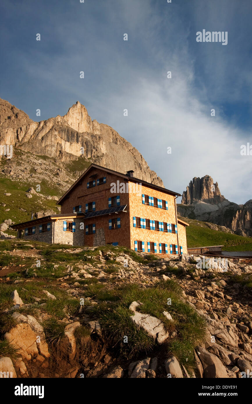 Rifugio roda di vael mountain hut hi-res stock photography and images ...