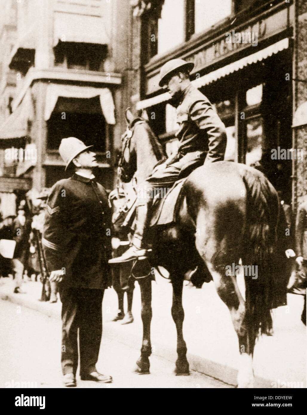 September 1919 artist hi-res stock photography and images - Alamy