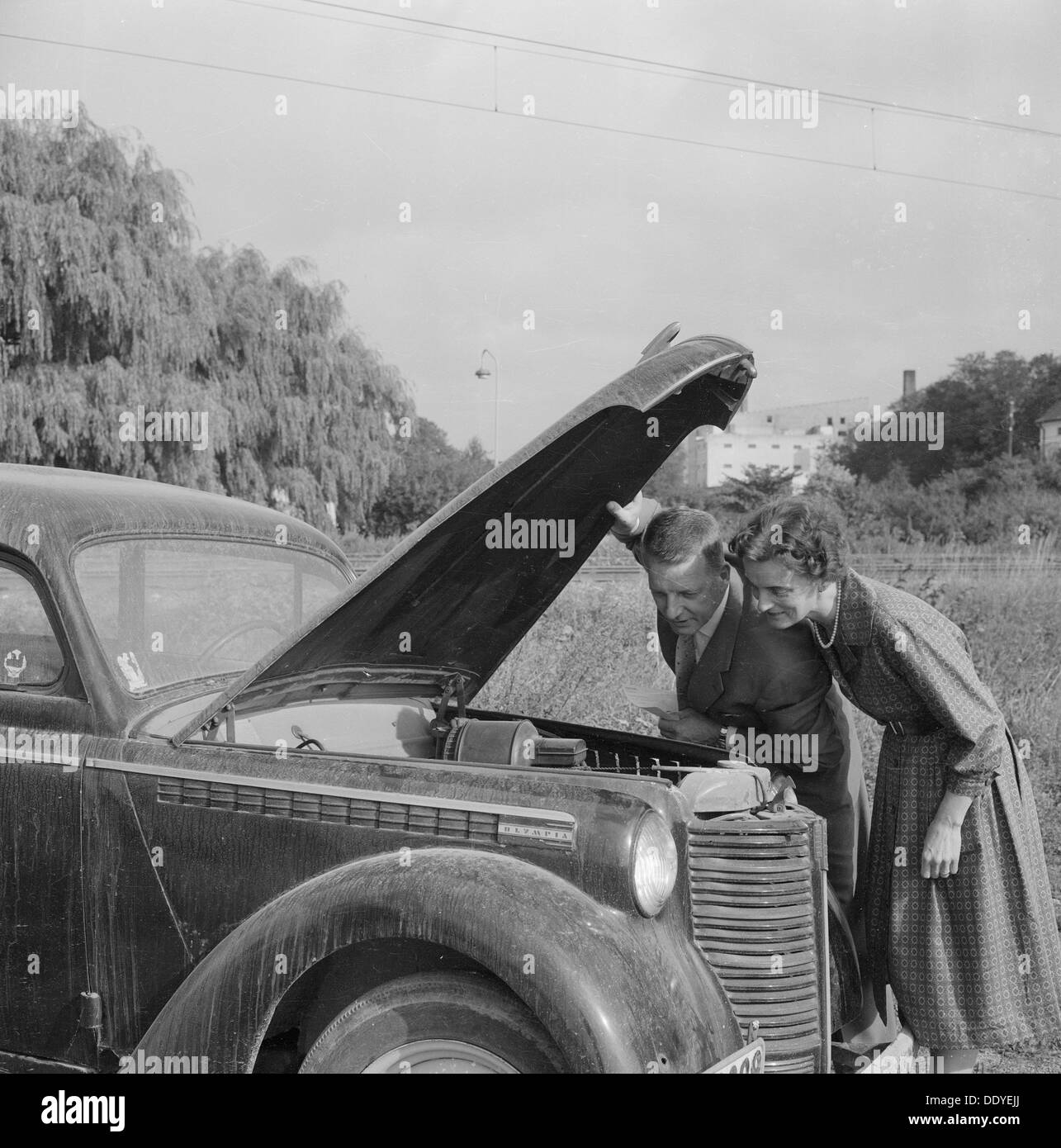 Car motor engine bonnet hi-res stock photography and images - Alamy