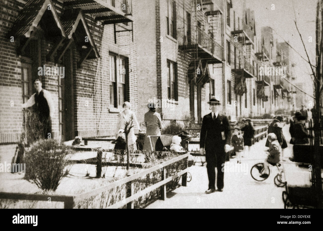 New york 1930s street hi-res stock photography and images - Alamy