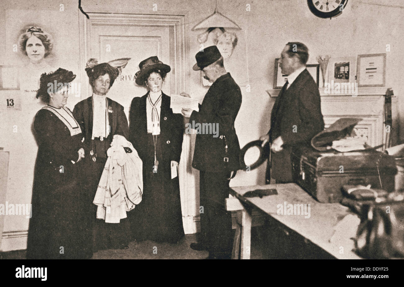 Suffragettes london hi-res stock photography and images - Alamy