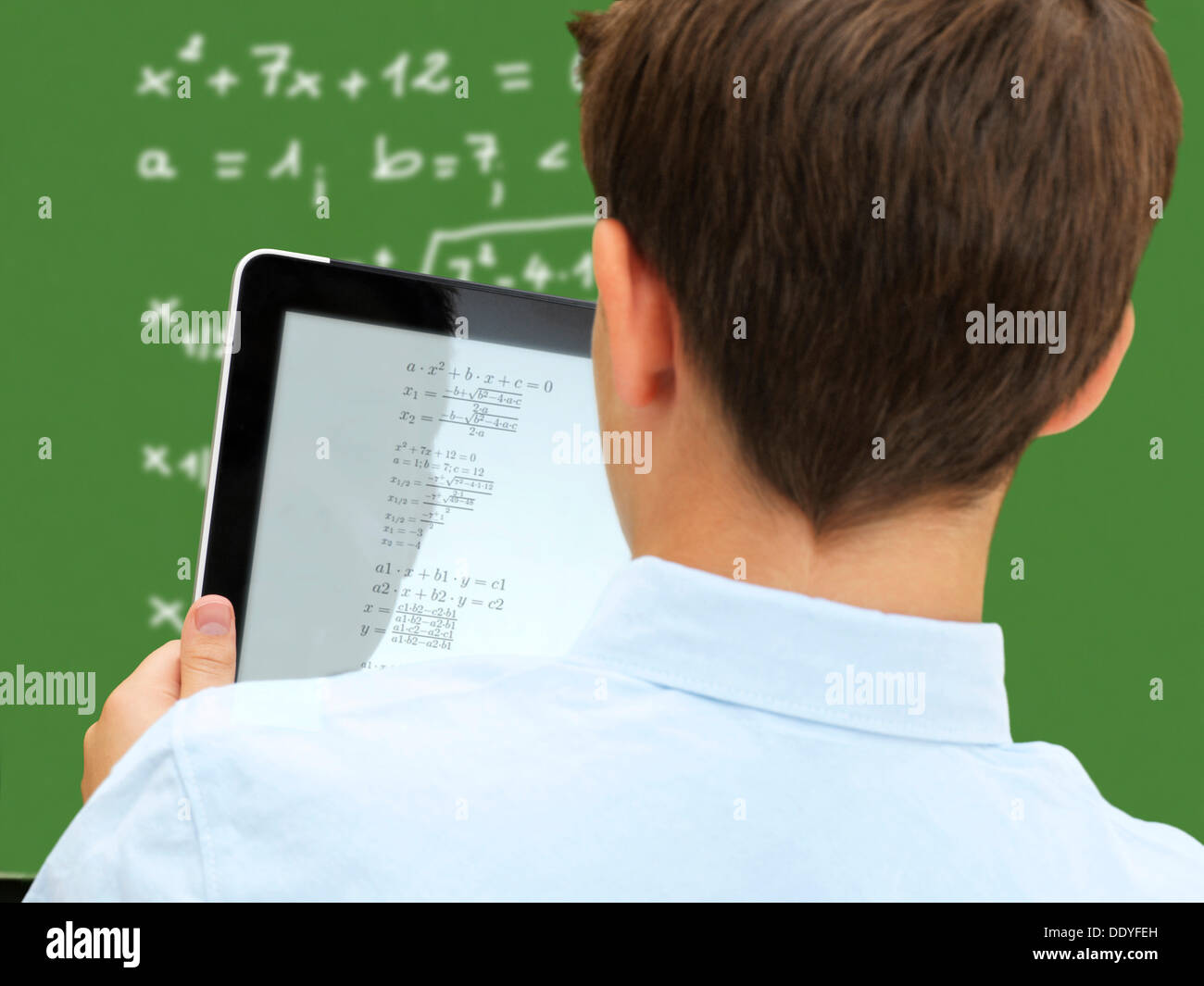 Ipad education teenagers hi-res stock photography and images - Alamy