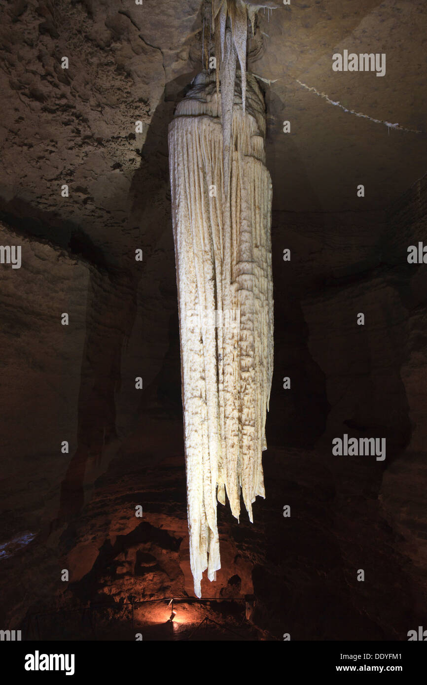 Doolin cave hi-res stock photography and images - Alamy