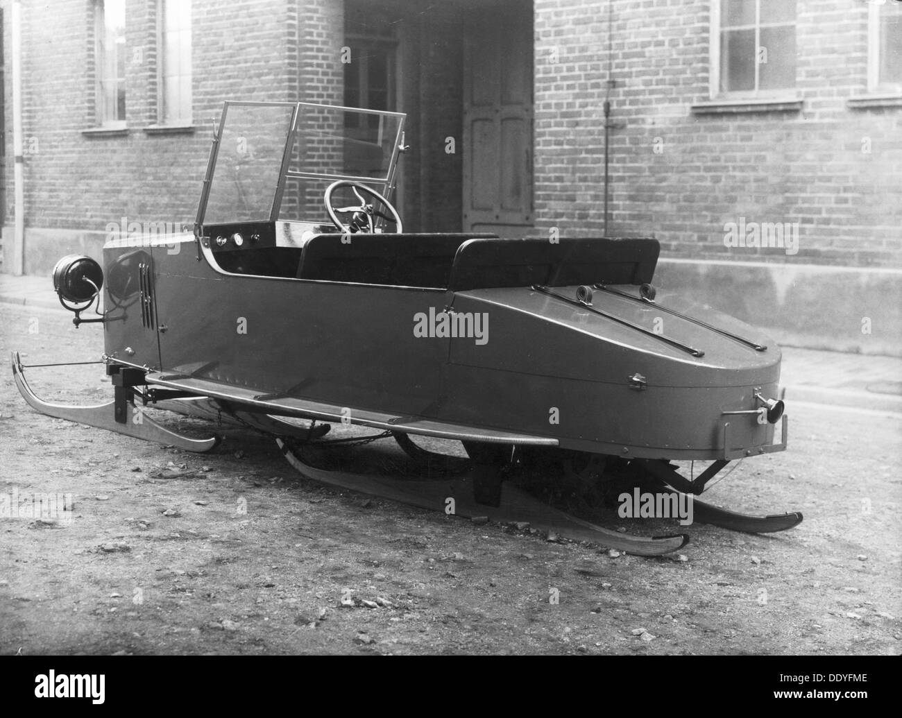 Sleigh car hi-res stock photography and images - Alamy