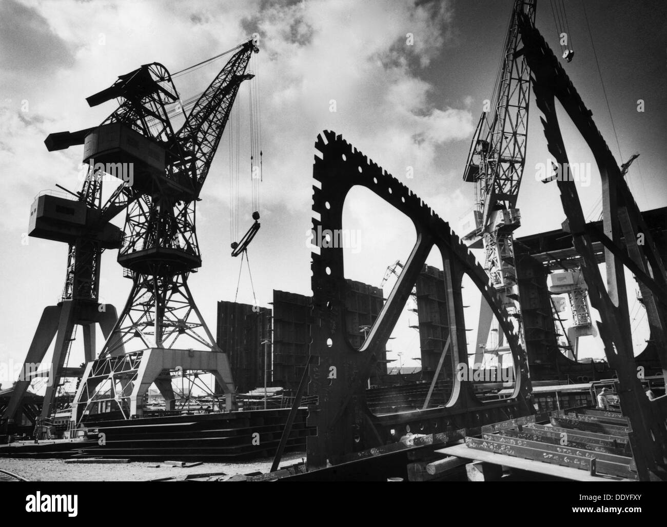 Cranes ^shipbuilding ^shipyard Black and White Stock Photos & Images ...