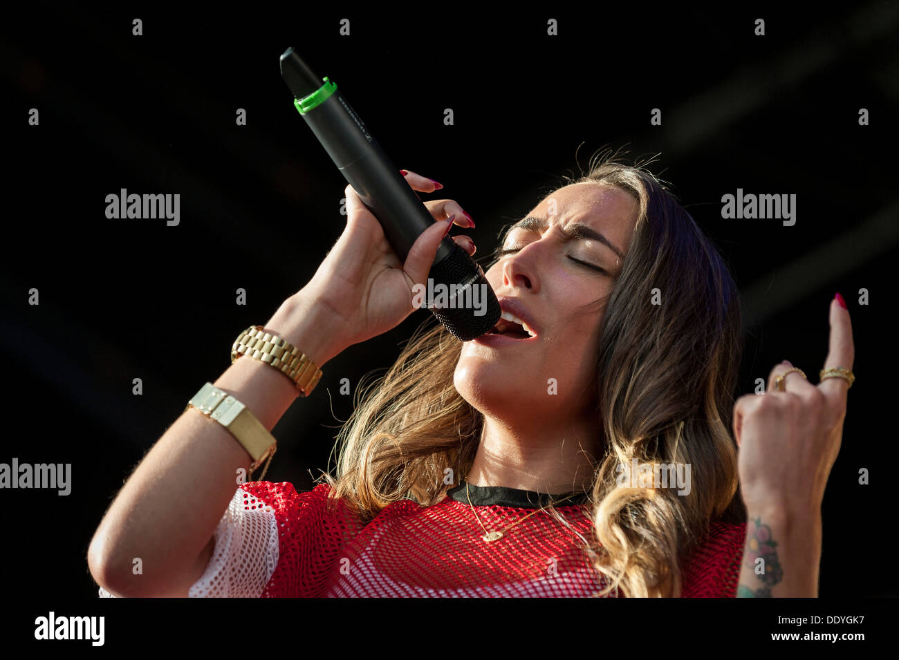 Singer delilah hi-res stock photography and images - Alamy