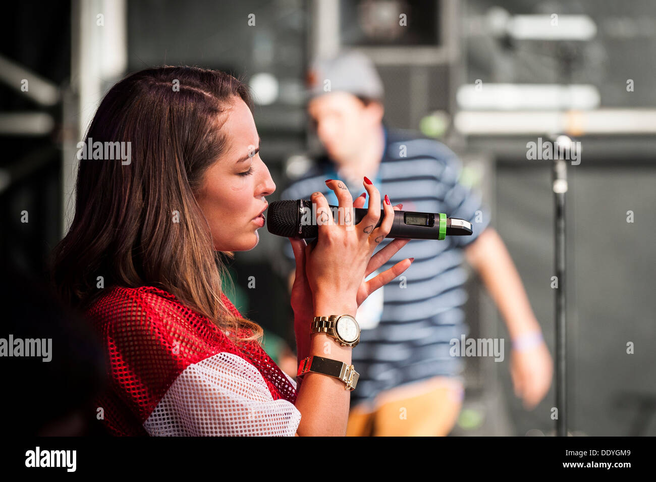 Singer delilah hi-res stock photography and images - Alamy
